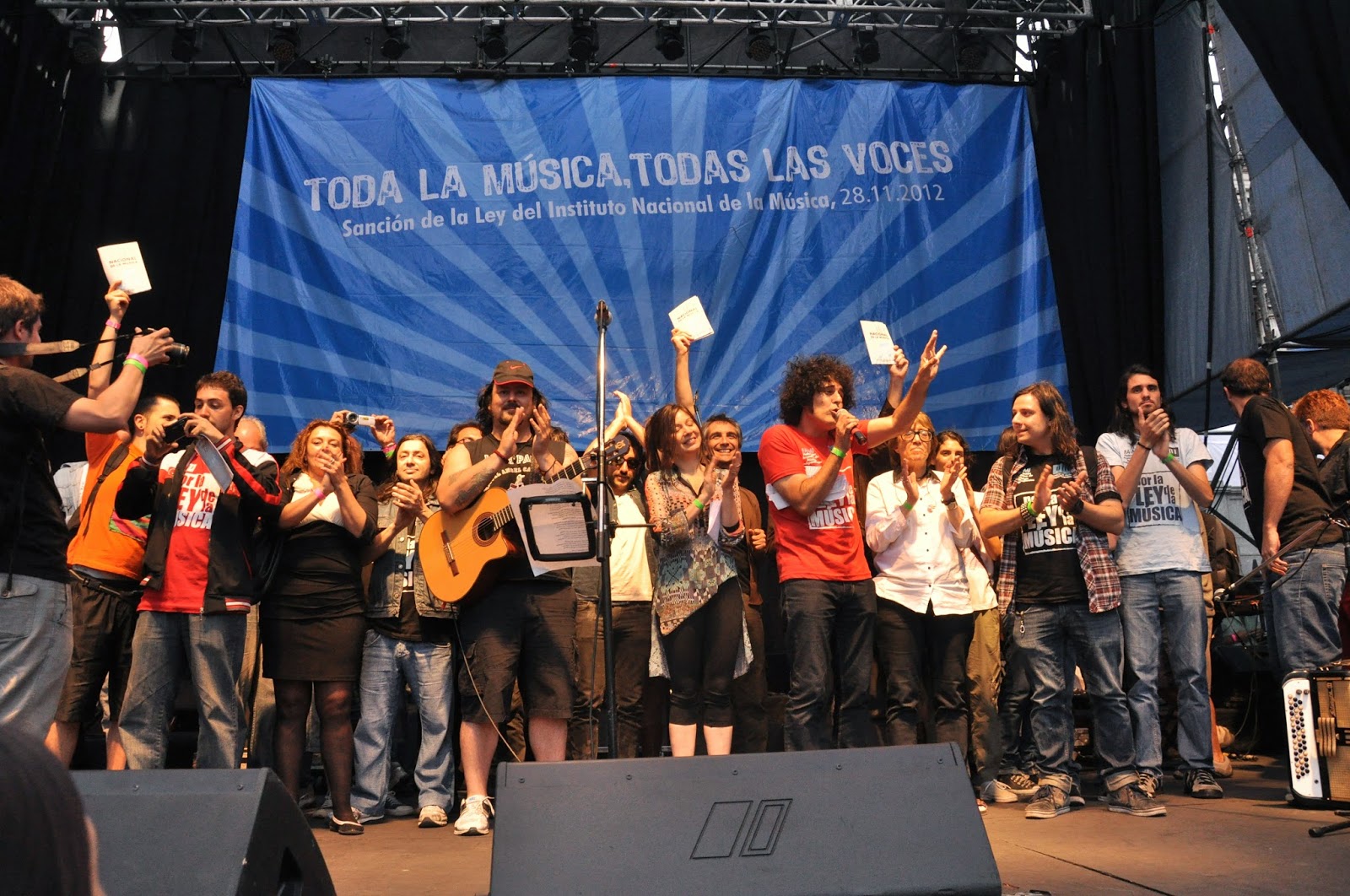 Música en Acción: julio 2014