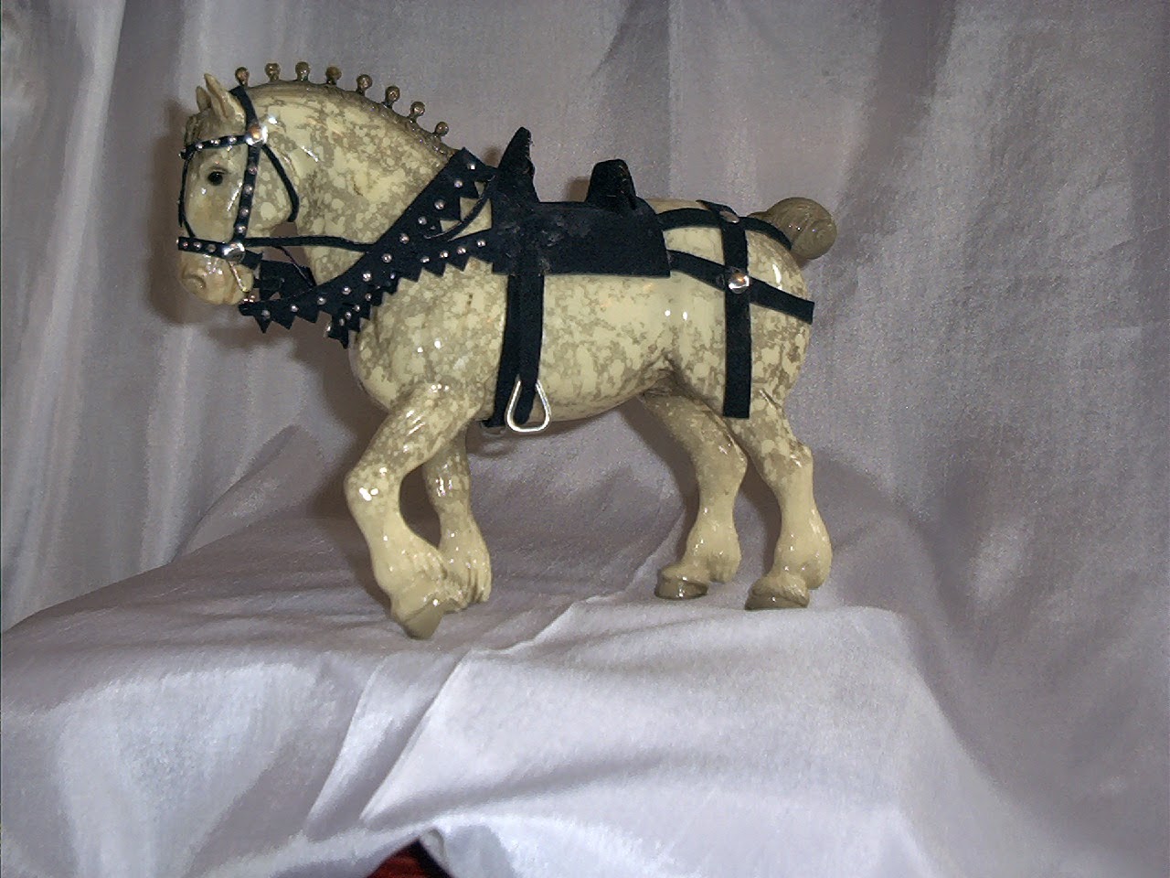 Weiner-Gozen's Blog Page: Display of Barding Styles Part 2- Strap Barding