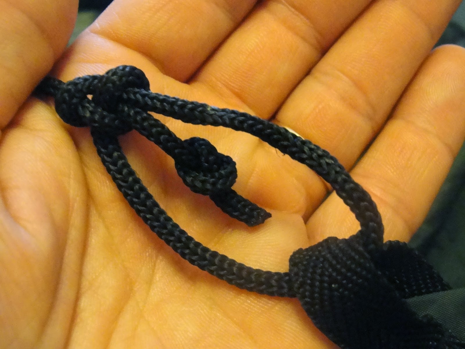 The Outdoor Traditionalist : The Overhand Knot And It's Variants