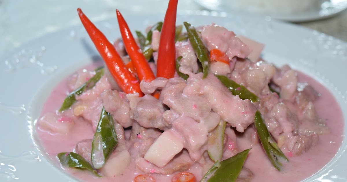 Filipino Food Aficionado: Bicol Express (Pork and Chili Peppers Stewed ...