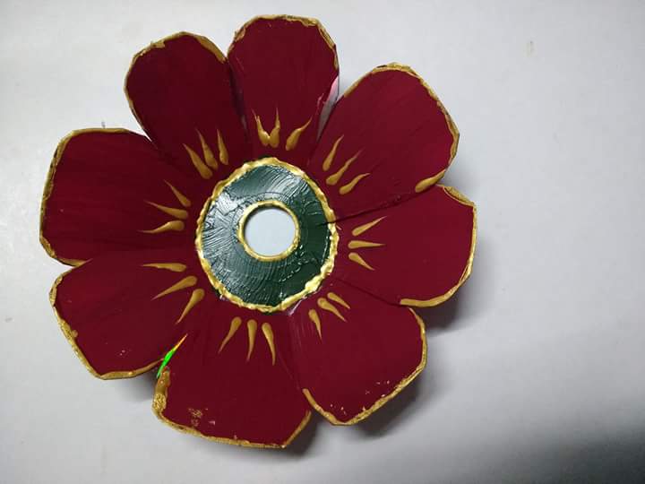 Creative Timepass: Decorative Flower Using Old CD