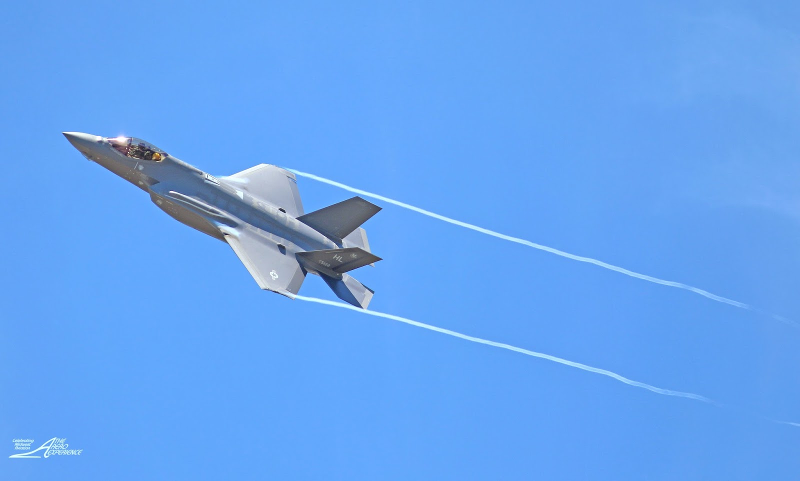 The Aero Experience: USAF Thunderbirds Arrive at Scott AFB Prior to ...
