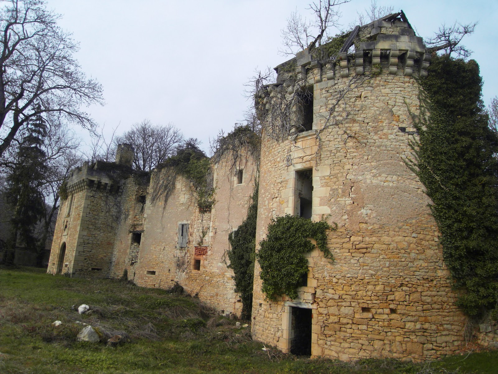 Rendez-vous à Ribérac: The ruined Château of Marqueyssac