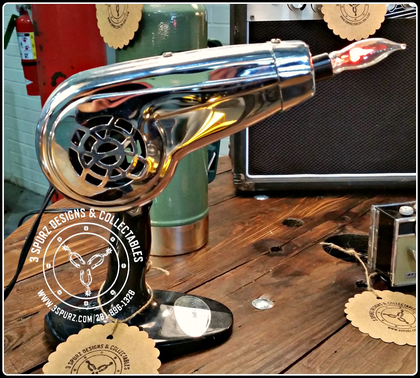 3 Spurz DandC Repurposed /Refurbished Creations!!: Vintage hair dryer lamp