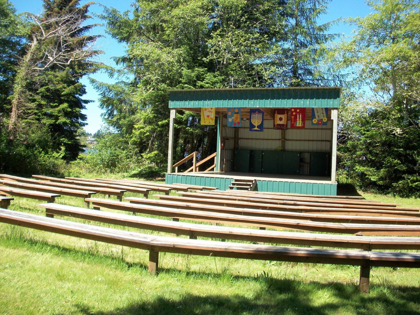 Domokur Camp Design: Amphitheaters- Hear All, See All