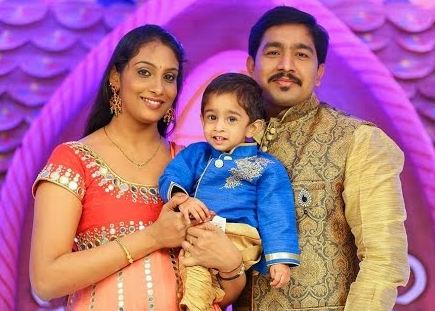 Singer Anjana Sowmya Family Husband Biography Parents children's ...