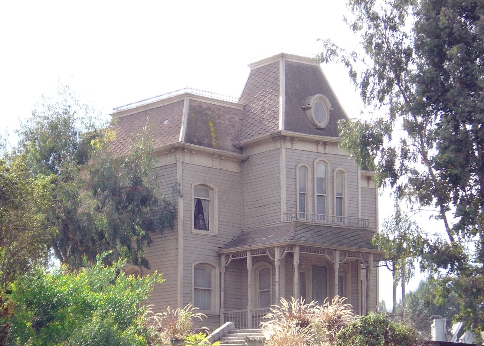 KirkTrekModeler's Model Blog: PSYCHO! Bates Mansion, Polar Lights Kit ...