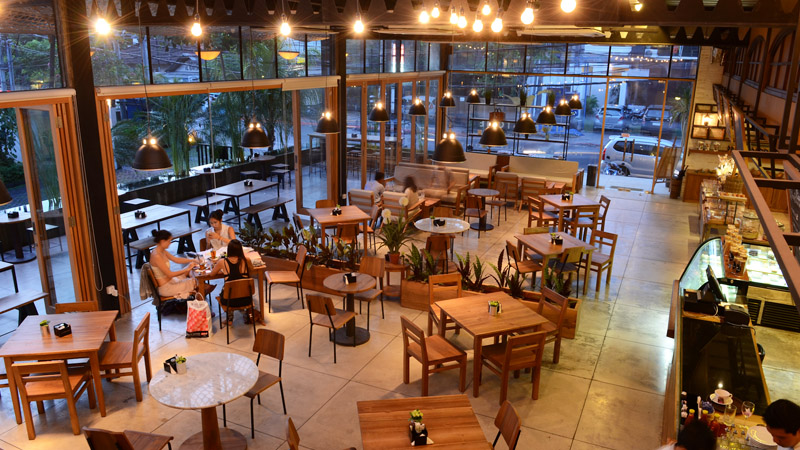 LIVINGSTONE CAFE & BAKERY - HelgaChrist