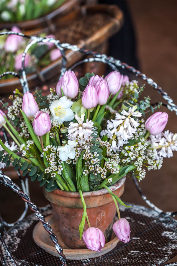 10 ways how to arrange your tulips