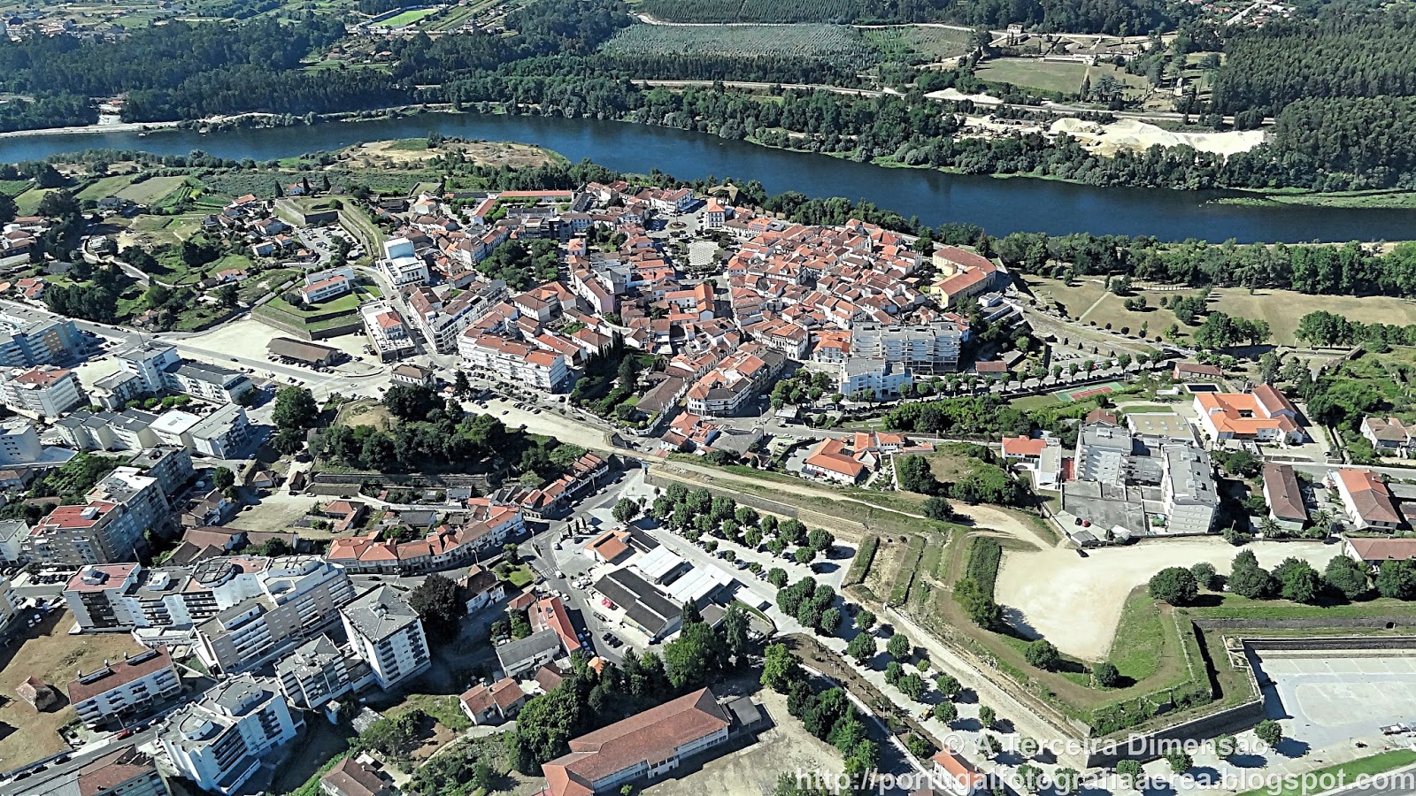 A Terceira Dimensão: Monção