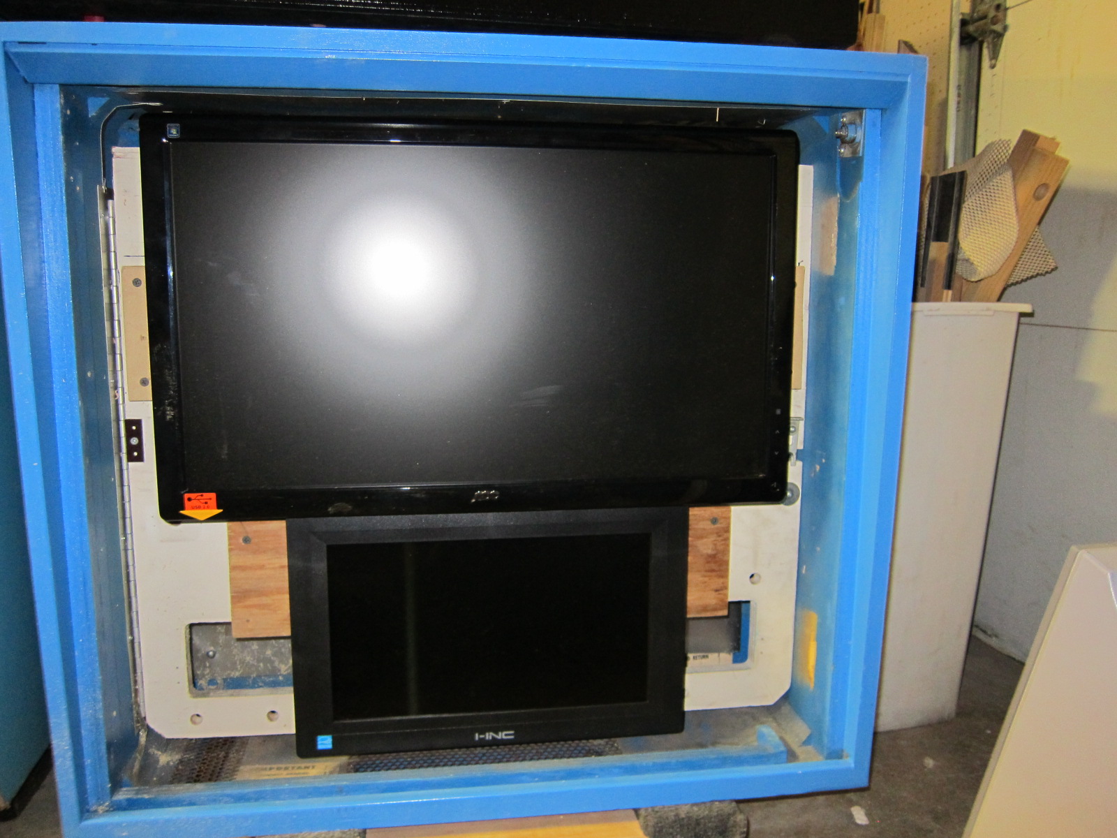 ArturosArcadeLab: Virtual Pinball Backbox Display Mounting Made Easy