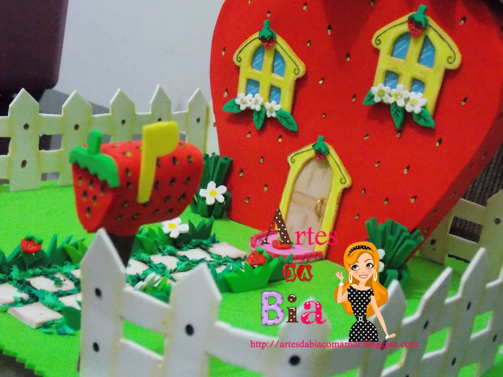 Casa da Moranguinho com molde - Artes e Mimos Diy