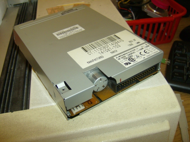 CNC Machine Tutorial: What can you salvage from a floppy disk drive?