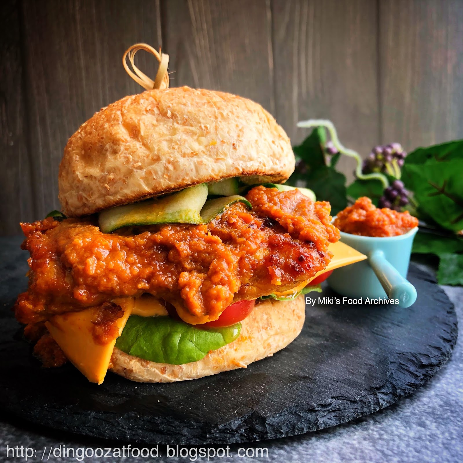 Miki's Food Archives : Grilled Chicken Satay Burger 沙爹鸡肉汉堡