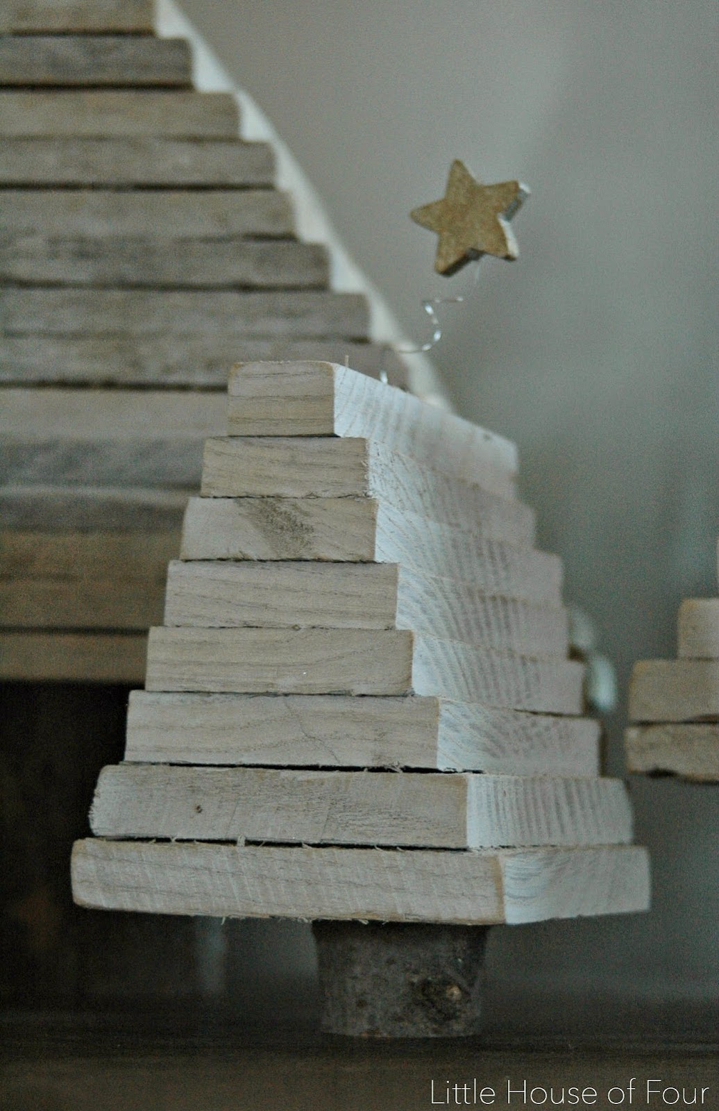 Easy and Rustic Pallet Christmas Trees | Little House of Four ...