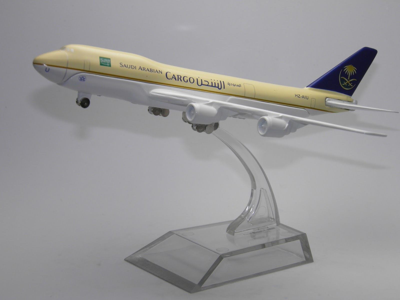 Toyland : Saudi Arabian Airlines Boeing B747-300F 16 cm Collectible ...