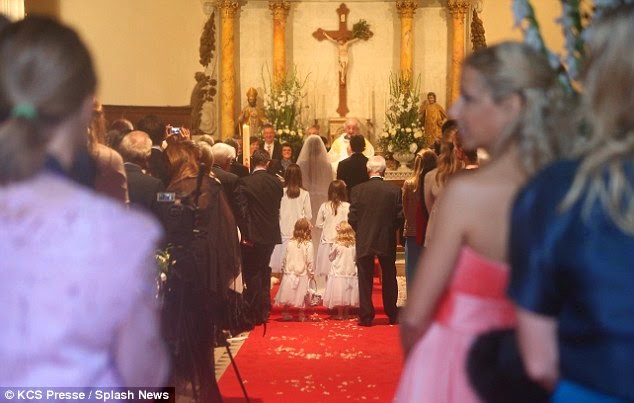 Red Carpet Wedding: Sandrine Roussel - Red Carpet Wedding