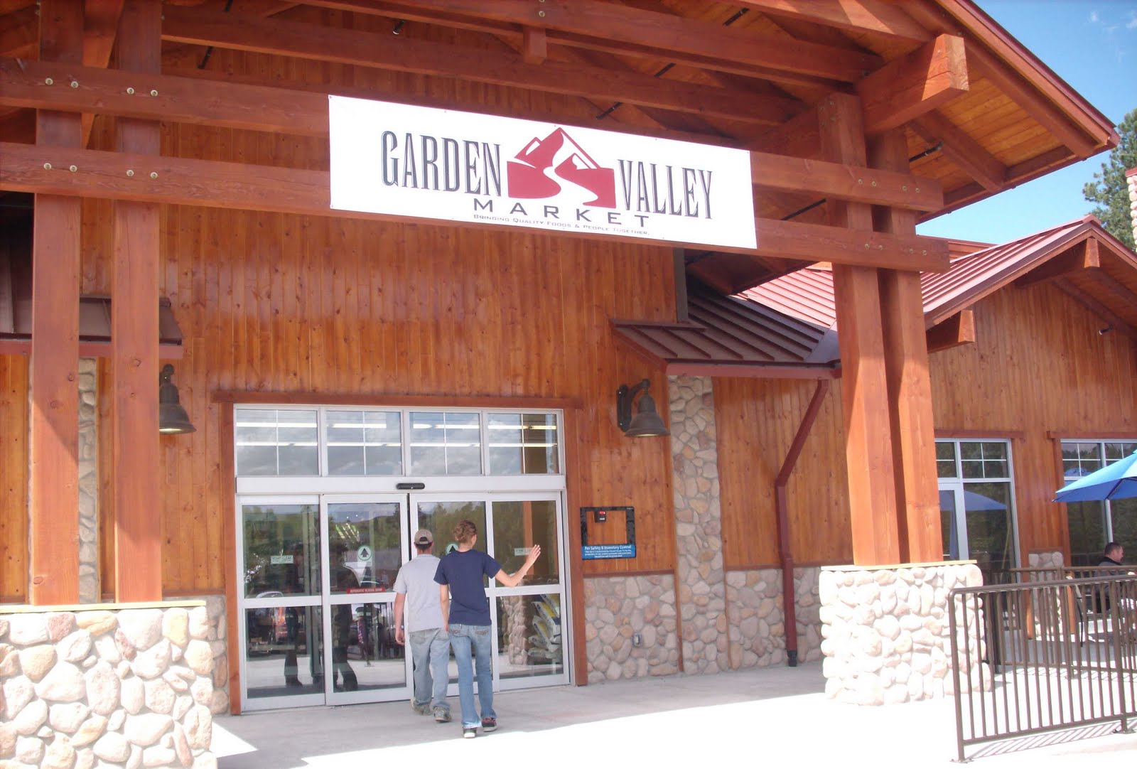 Garden Valley Daily News: Garden Valley Market Opens Its Doors