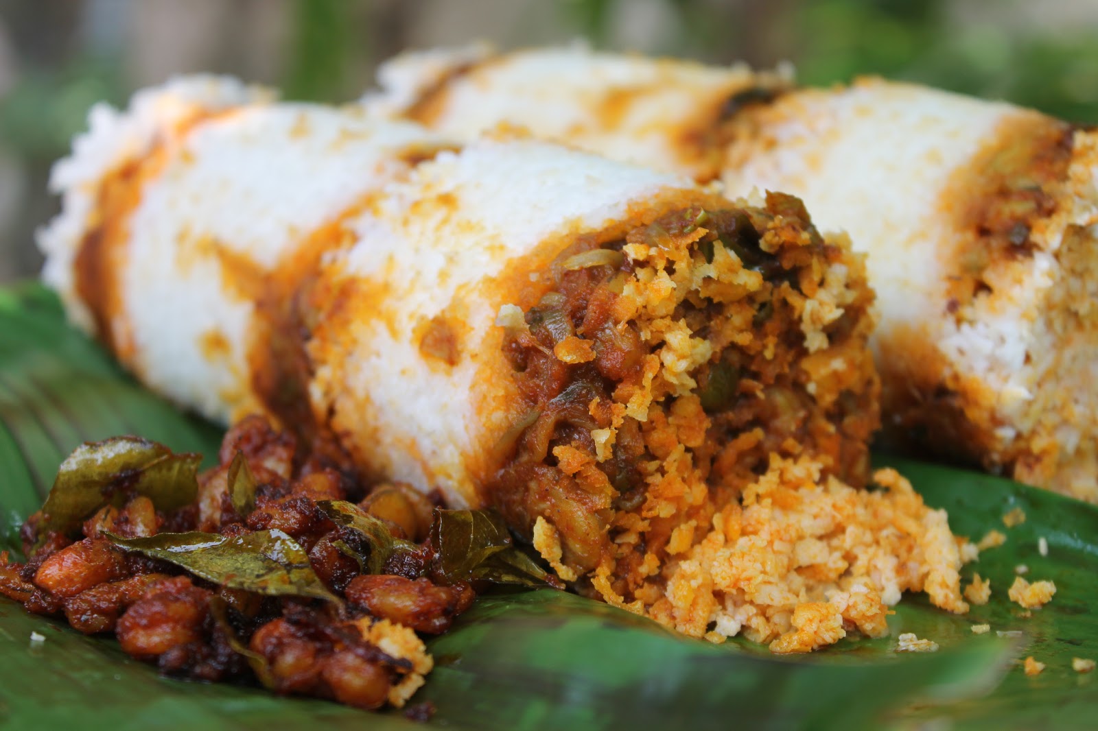 Femi's Kitchen: CHEMMEEN PUTTU