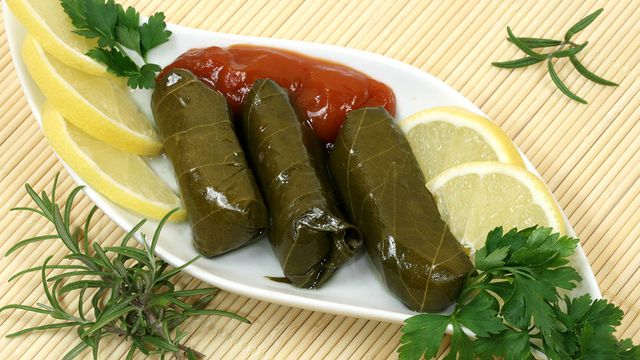 Waraa' 3inab (Stuffed Vine Leaves) Recipe | Arabic Food Recipes