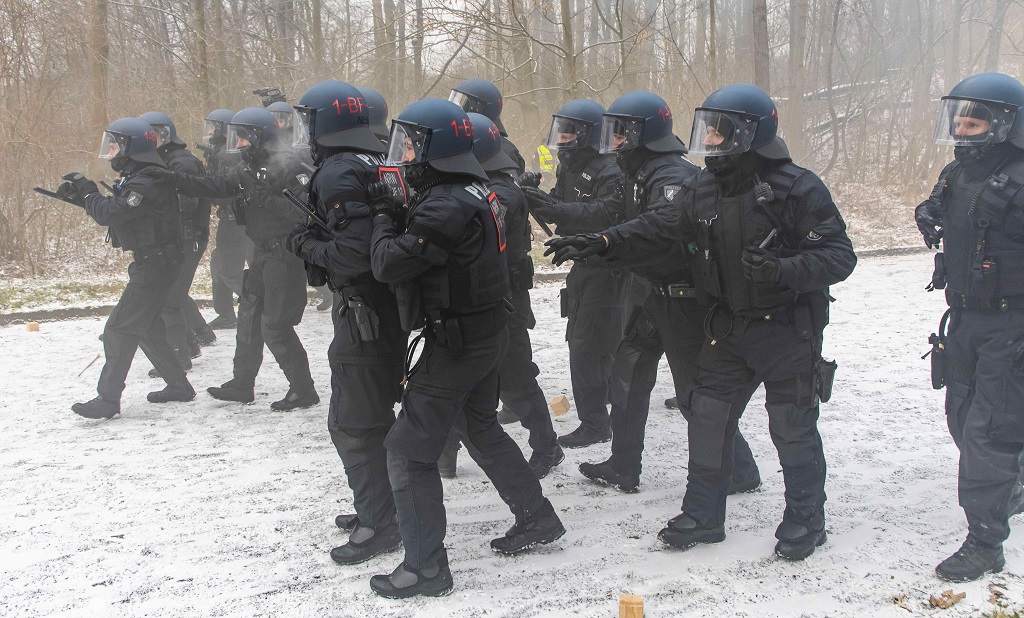 STRATEGIE & TECHNIK: Premiere in Bochum - Polizei NRW stellt erste ...