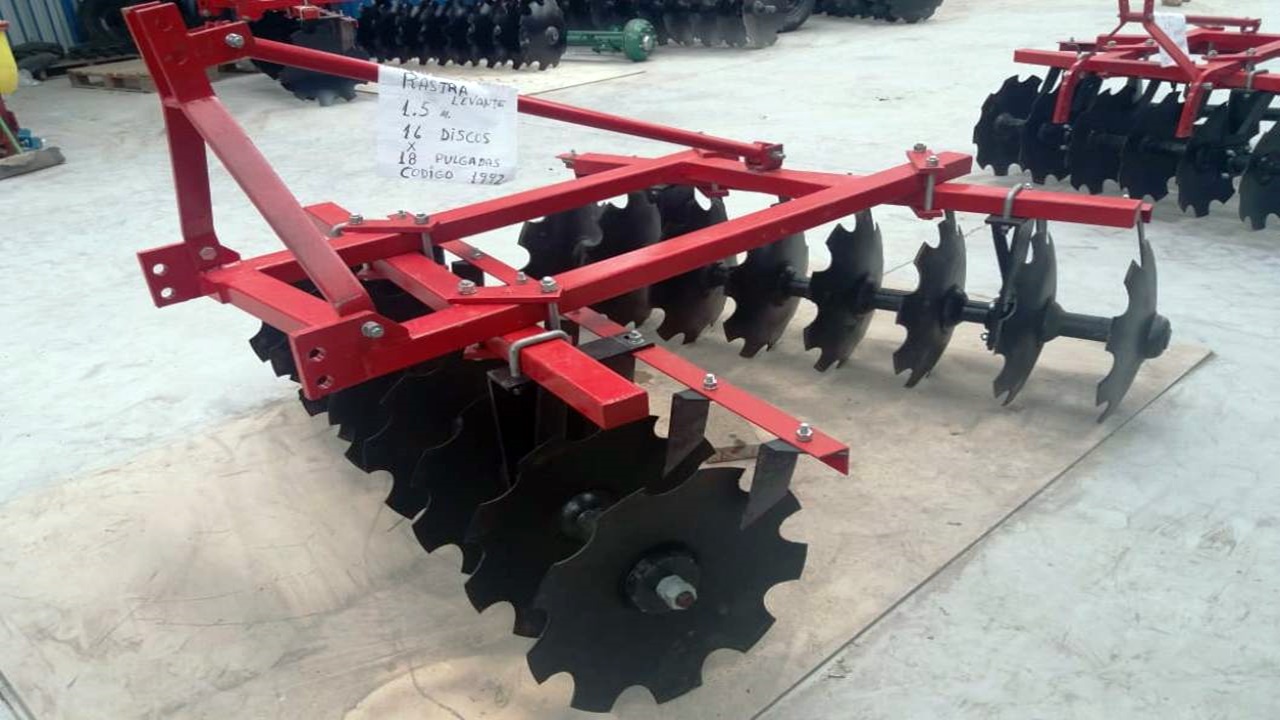 Rastras, área de trabajo de 1,5 metros/ 16 discos de 18"