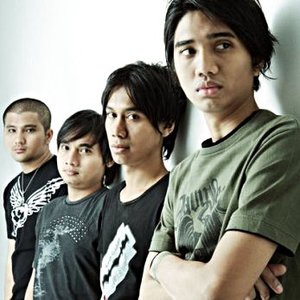 10 Grup Musik / Band Terbaik di Indonesia | Freak List