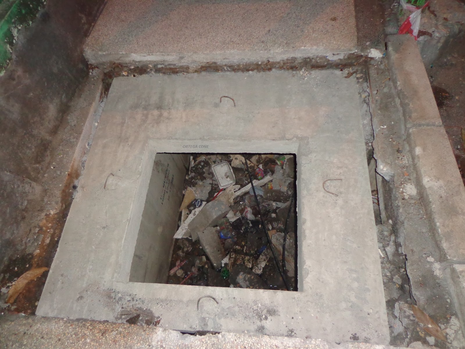 PRODUSEN PERLENGKAPAN DRAINASE: BOX KONTROL MANHOLE COVER