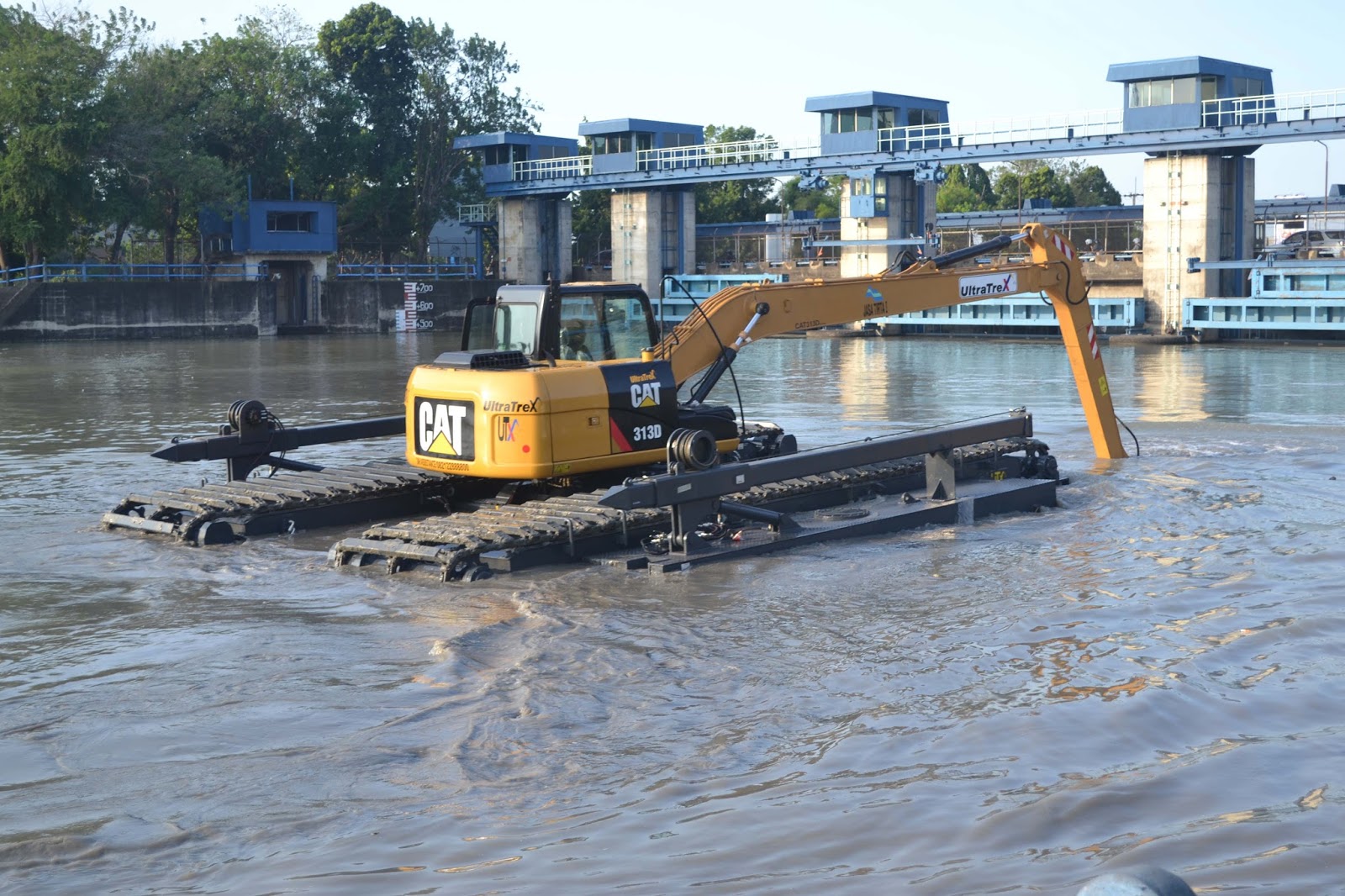 Amphibious Excavator