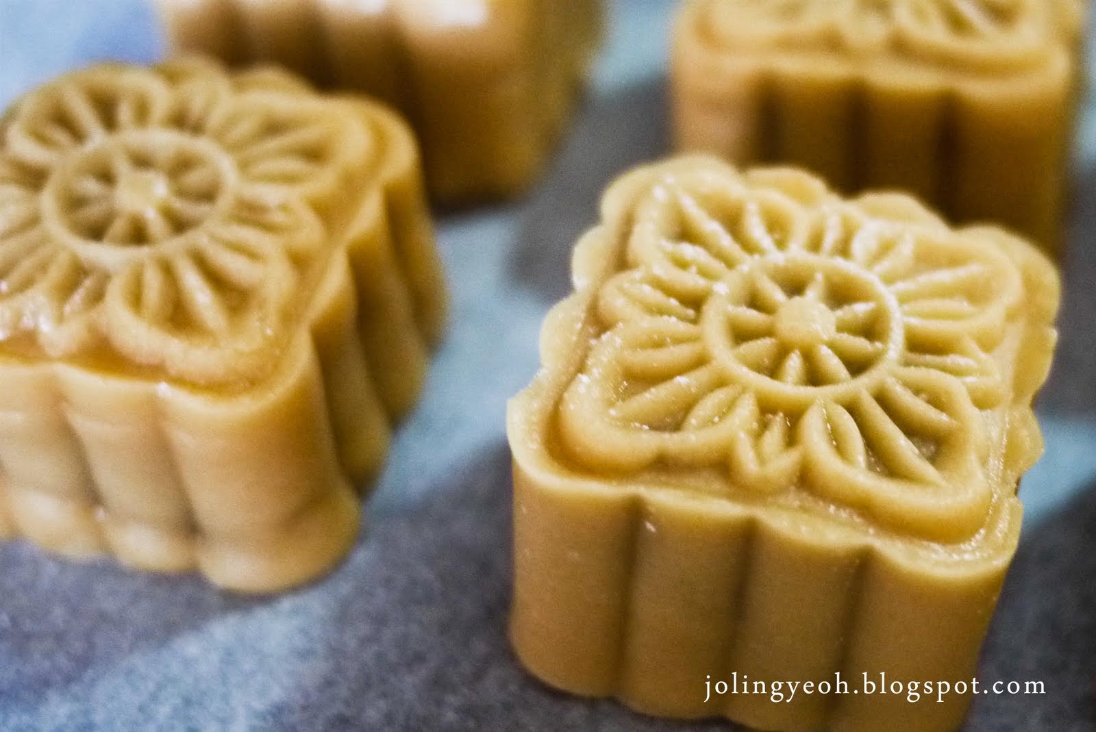 JoJo: Baked Mini Mooncake Recipe