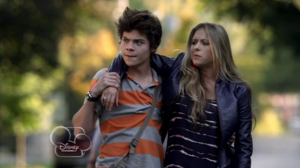 Minha Babá é uma Vampira: Aldeia dos Amaldiçoados (episódio 06 da 2ª ...