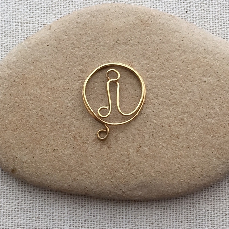 Lisa Yang Jewelry : Making Fancy Wire Letters for Initial Pendants