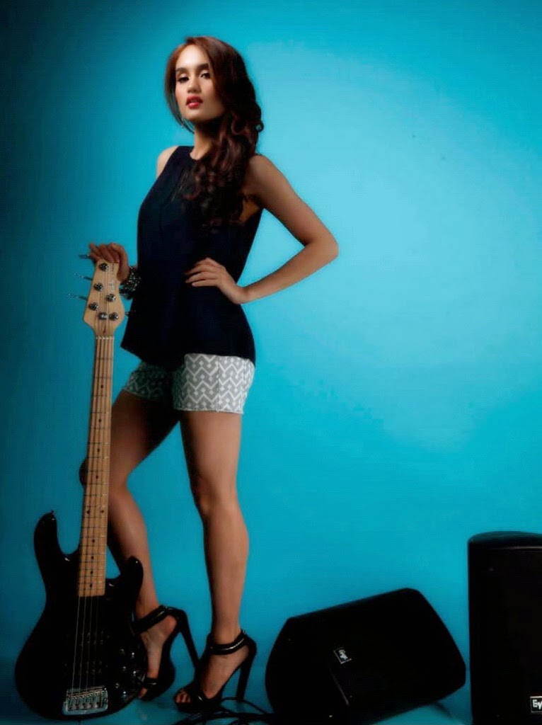 Cinta Laura On Male Magazine Part.02 | Insanity Junky