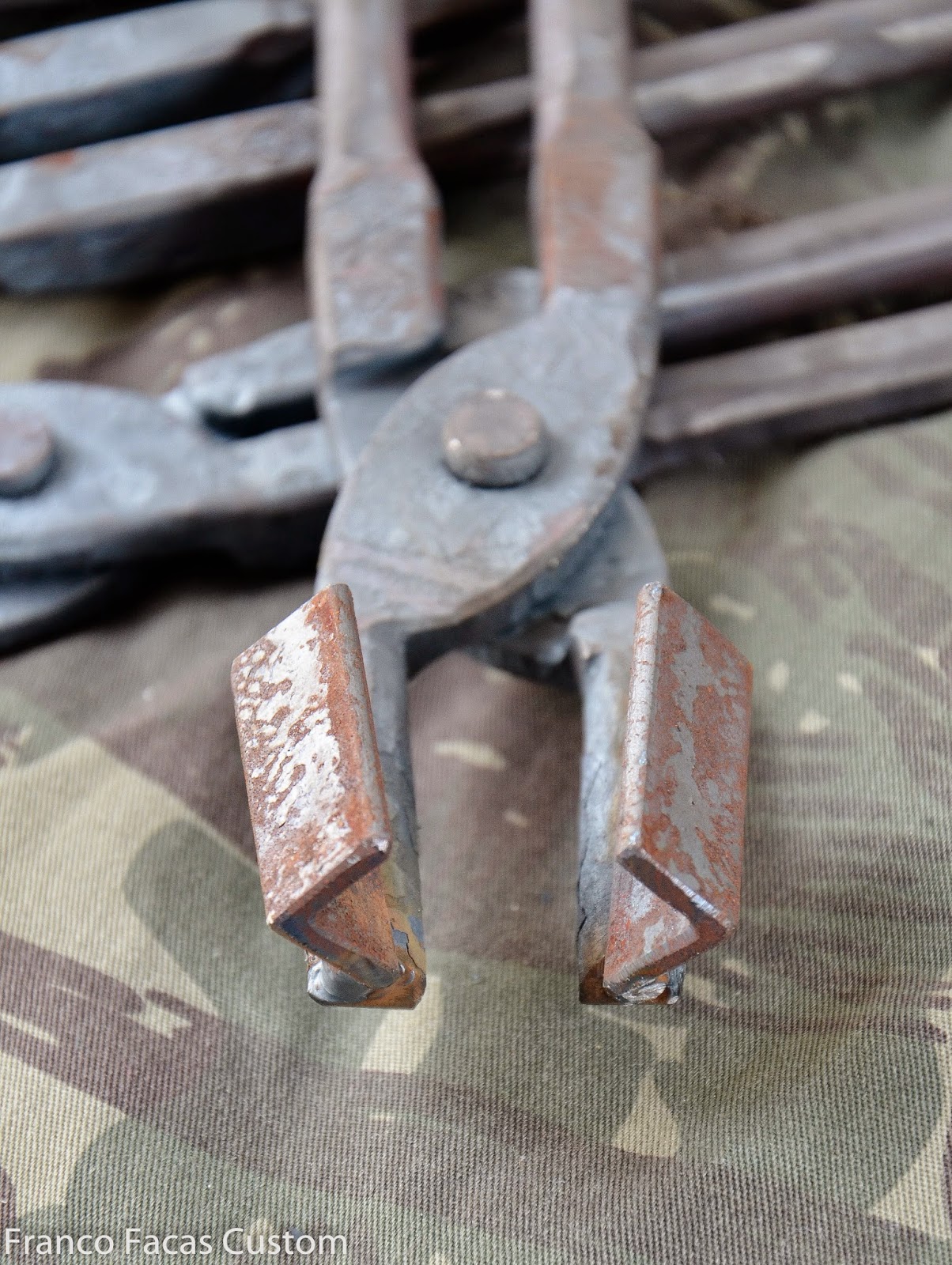 Franco Facas Artesanais: Tenazes