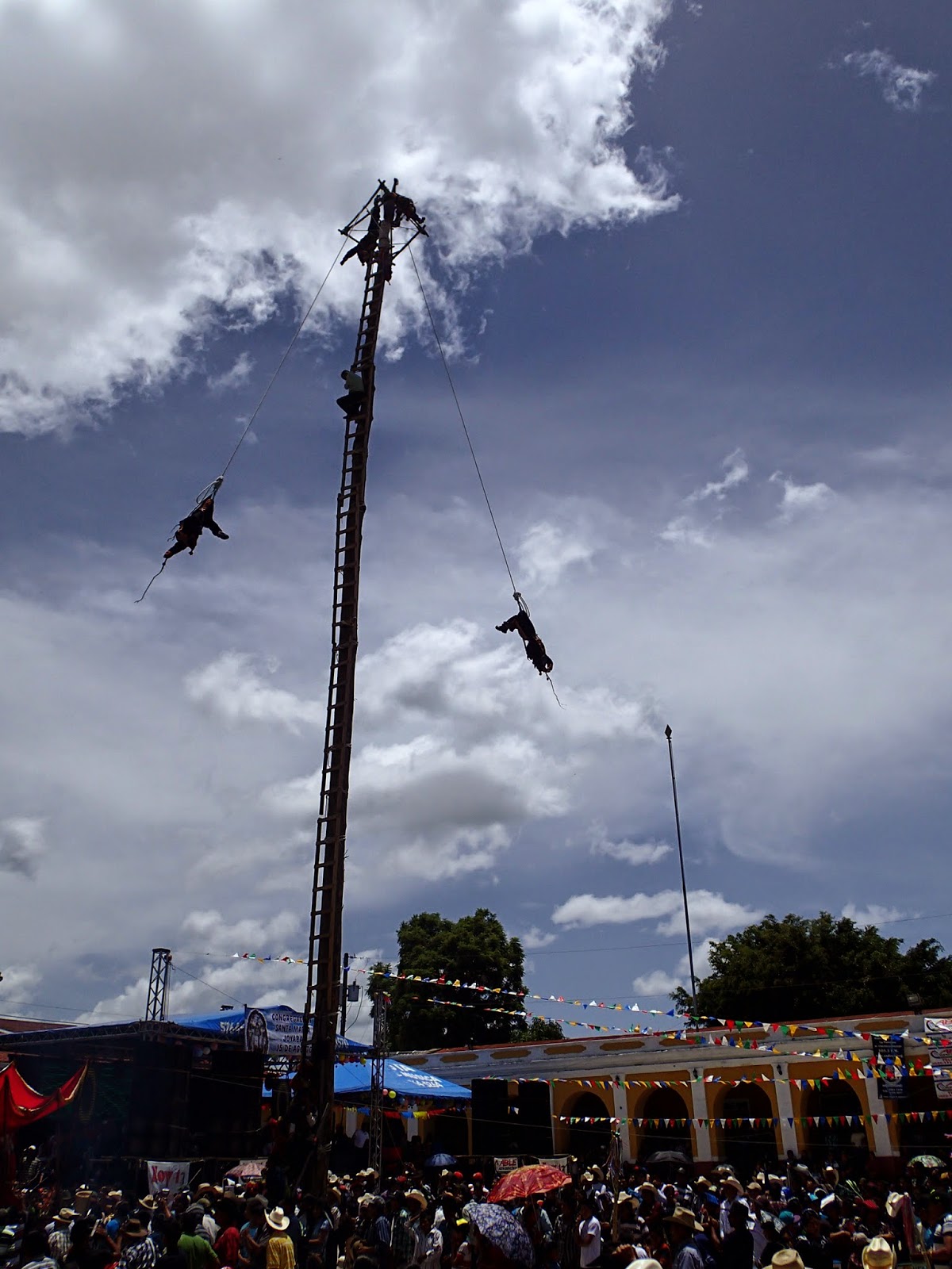 Two Year Itch: El Palo Volador en Joyabaj - The Flying Pole Dance!