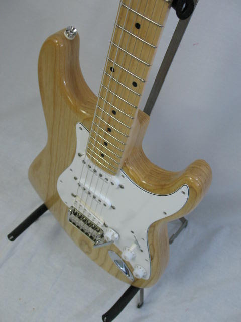 Logan Custom Guitars: CUSTOM NATURAL ASH STRAT