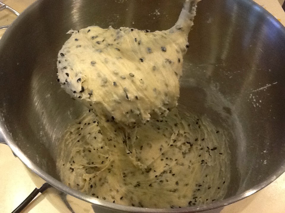 Baking For Cowboys: Korean Sesame Mochi Bread QQ韩式麻磁面包