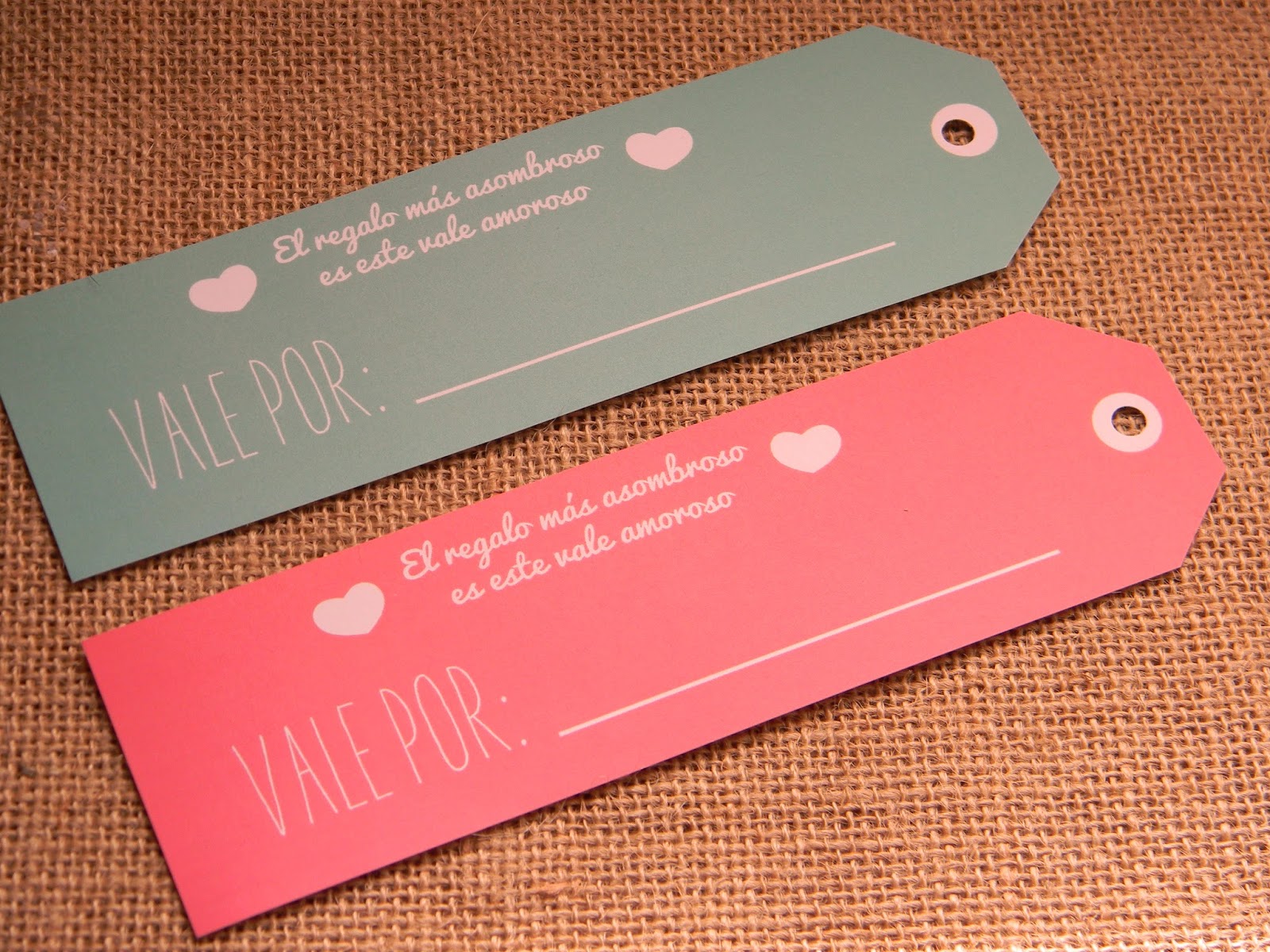 Vales de San Valentín . Que se besen