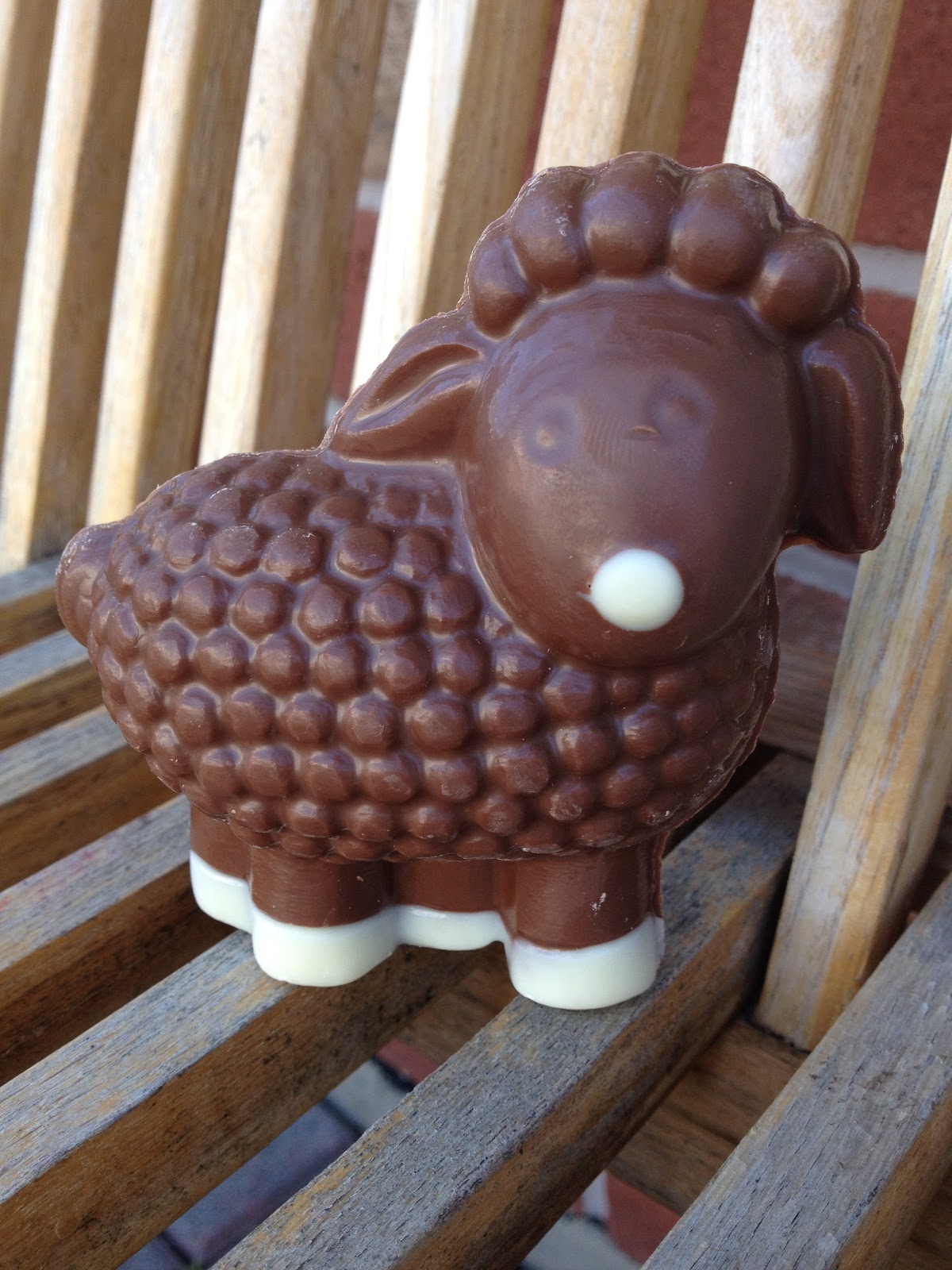 Lynn One, Purl Two: It's A Wool-Friendly Easter Out There