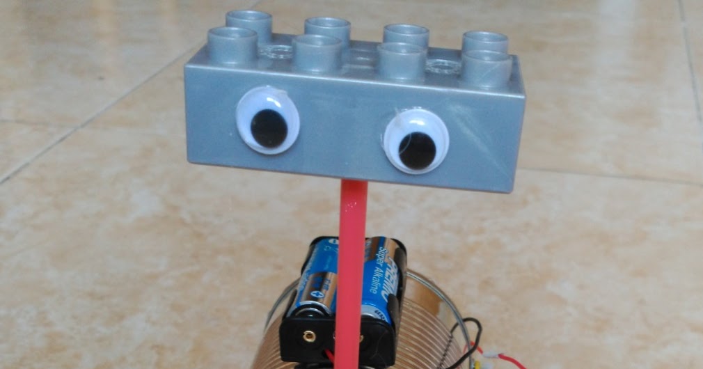 Mi Peque Aprende en Casa: Robot Explorador con elementos Reciclados