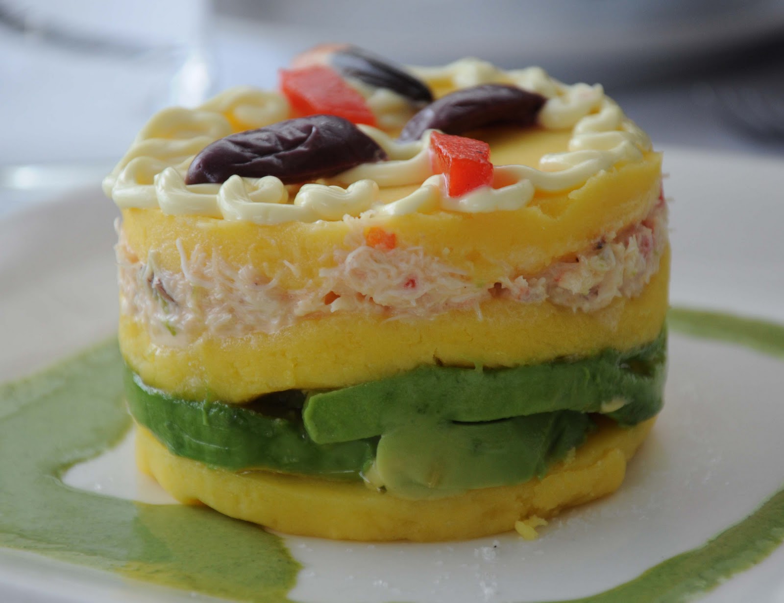 CAUSA RELLENA CON PULPA DE CANGREJO ~ cocina de alta