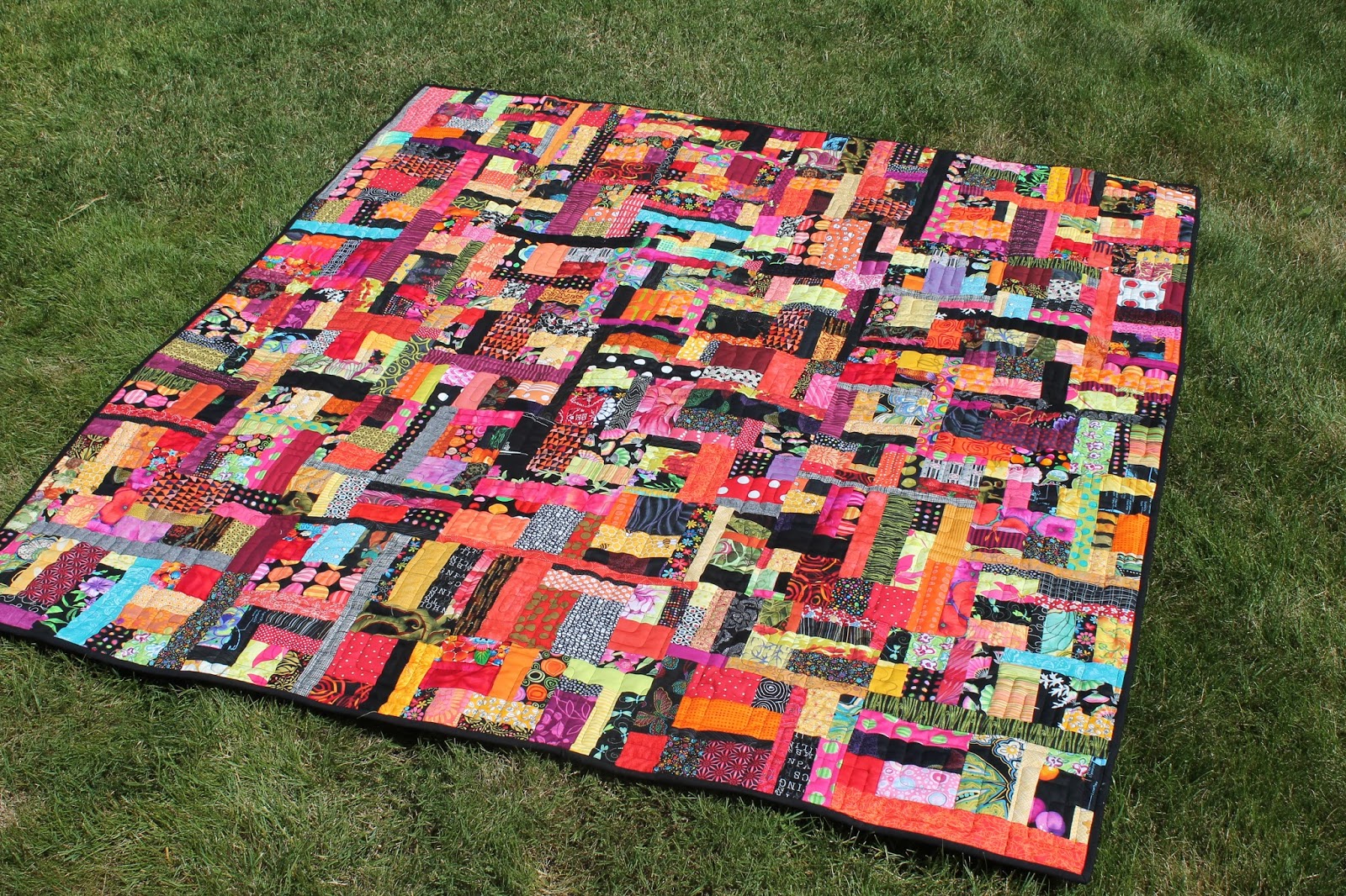 Quilting is more fun than Housework...: Scrap Vortex Finish