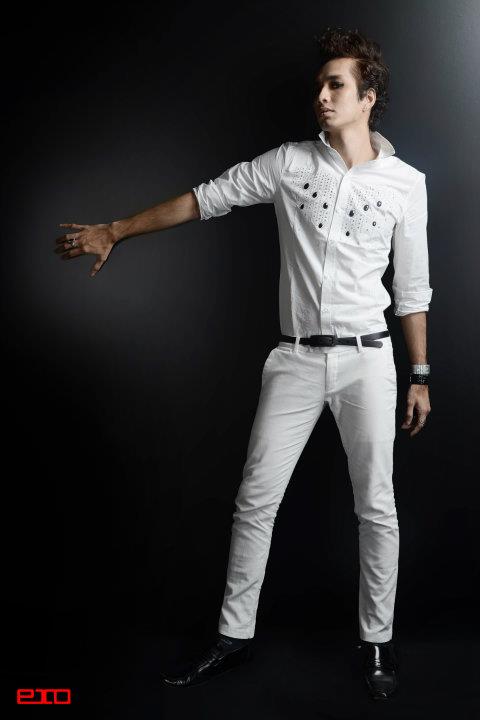 M y a n m a r H u n k s: Zin Min Aung @ Notorious In White