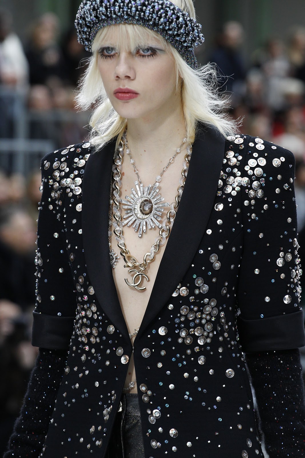 Beauty : CHANEL Fall/Winter 2017-2018 Paris Fashion Week. | Cool Chic ...