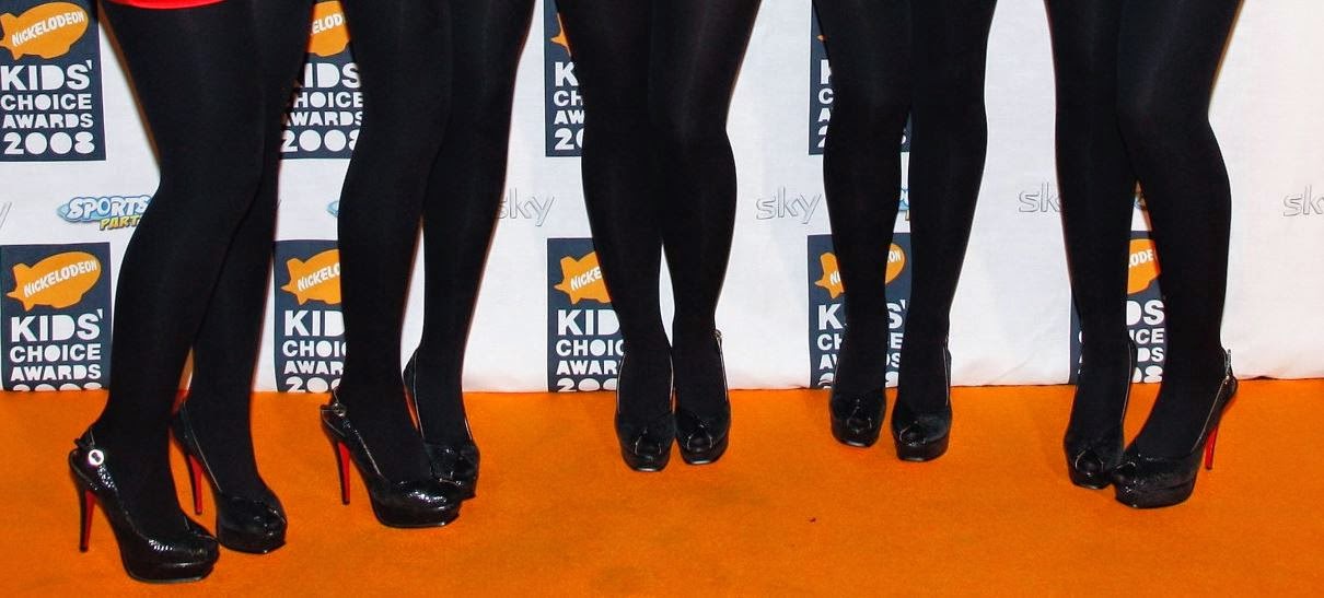Celebrity Legs and Feet in Tights: The Saturdays` Legs and Feet in Tights
