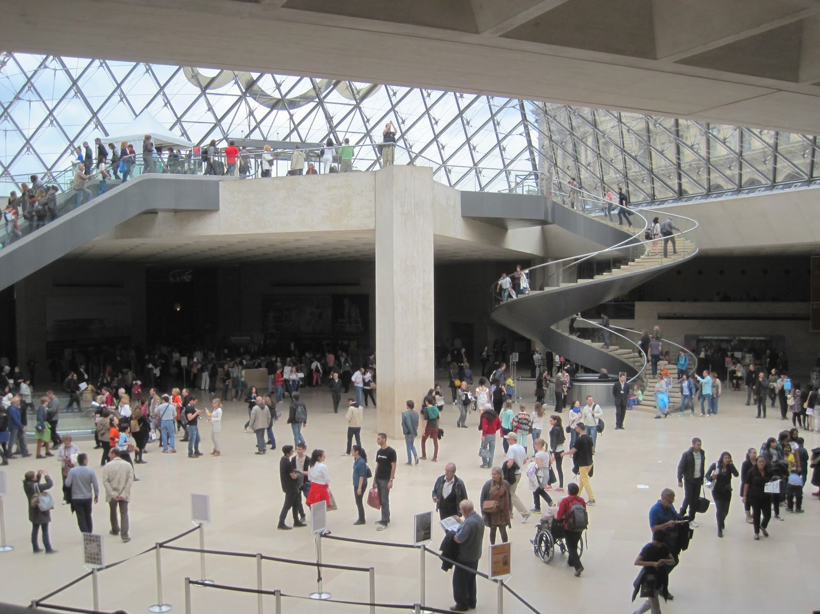architect design™: Louvre staircases: It's a factor of scale