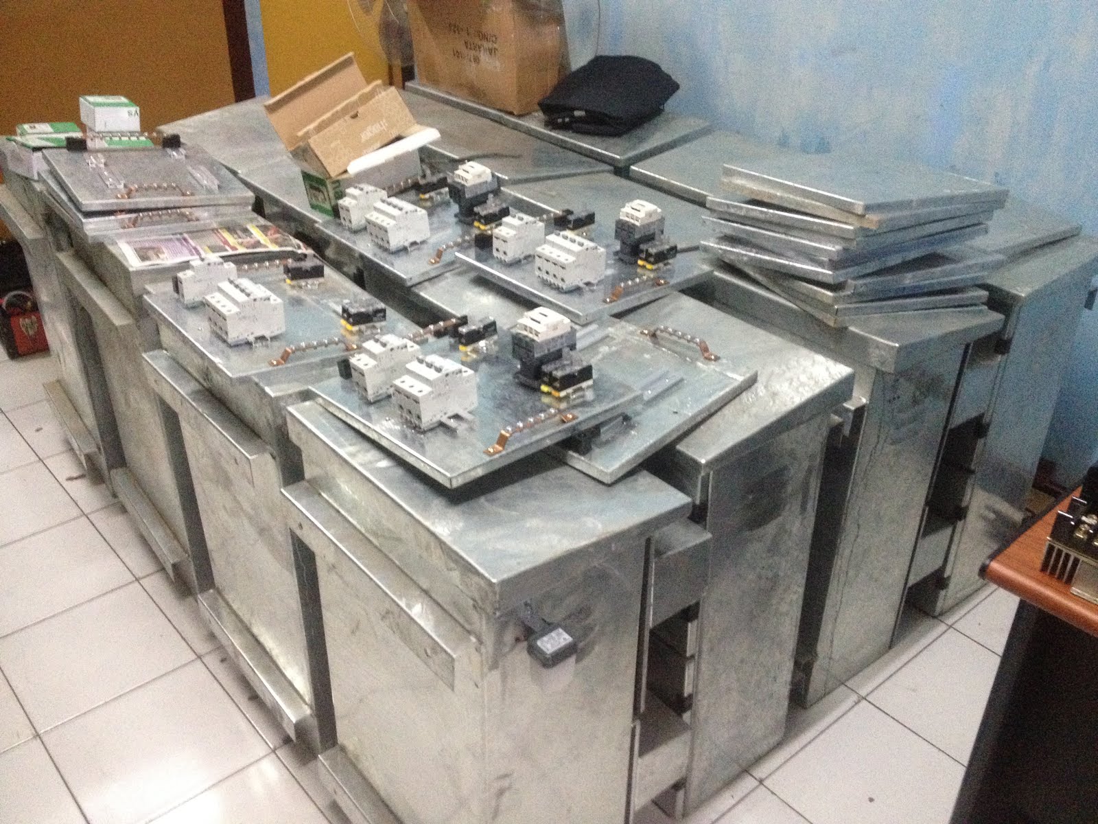 Matrial Penerangan Jalan Umum - Profesional Jasa Instalasi Pembangunan ...