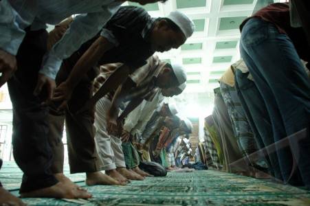 Pengertian ibadah dalam islam ~ Kaligrafi unik