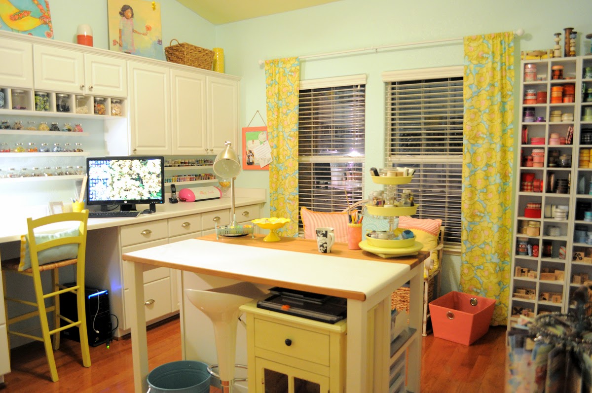 Hand to Paper: HGTV............SAY WHAT.....THAT'S MY CRAFT ROOM