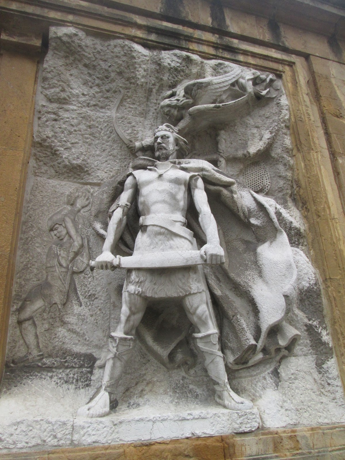 TRAS LAS HUELLAS DE HERÓDOTO. . . : JARDÍN DE LOS REYES CAUDILLOS